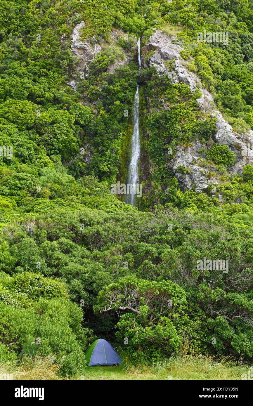 Camping waterfall hi-res stock photography and images - Alamy
