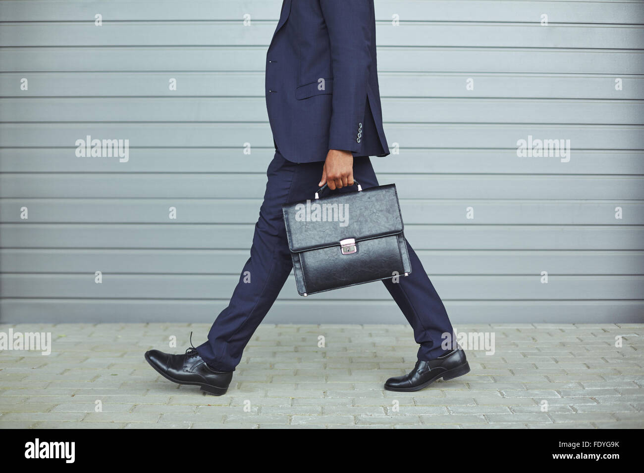 Legs walking hi-res stock photography and images - Alamy