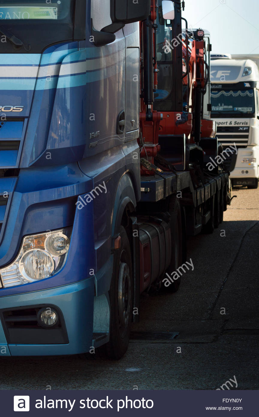 Lorries Lorry High Resolution Stock Photography and Images - Alamy