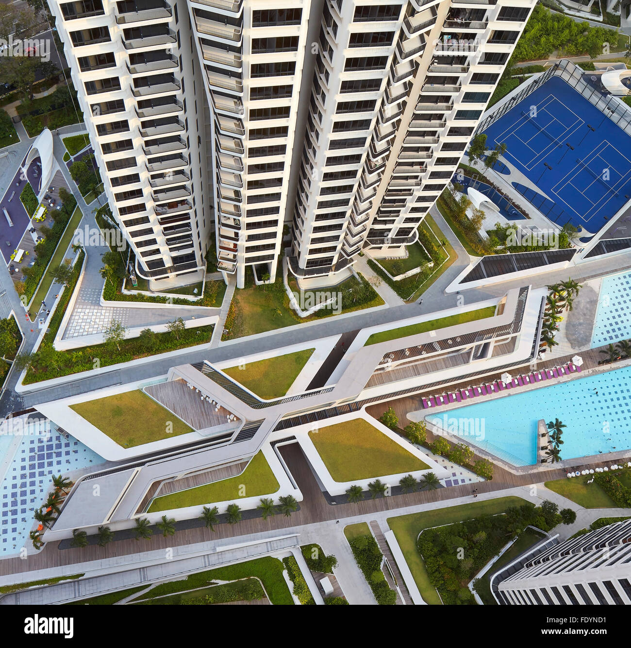 Bird's eye view to communal courtyards and water features. d'Leedon ...