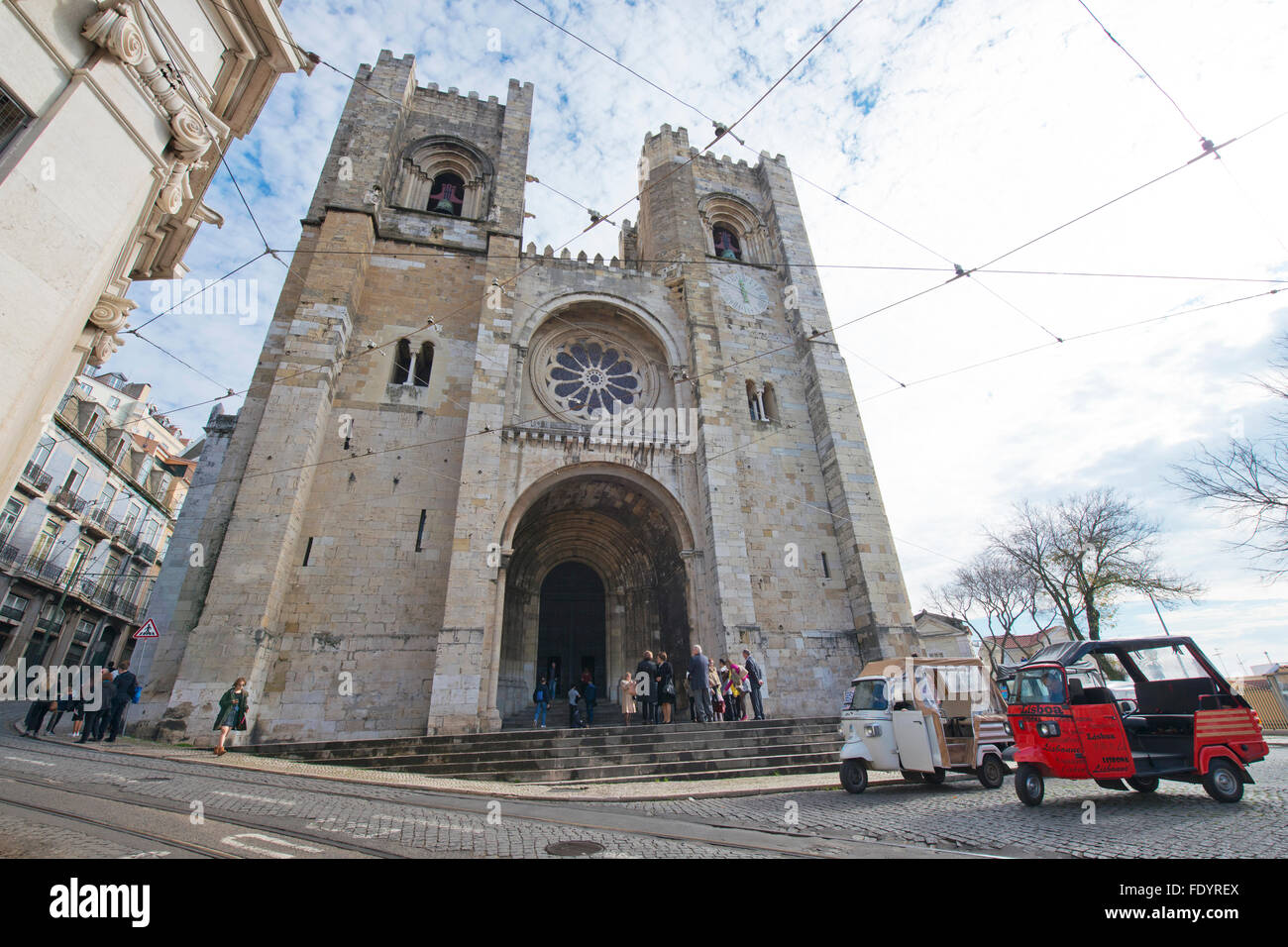 Inside the lisbon cathedral hi-res stock photography and images - Alamy