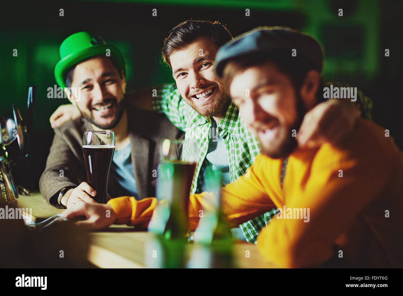 Men celebrating hi-res stock photography and images - Alamy