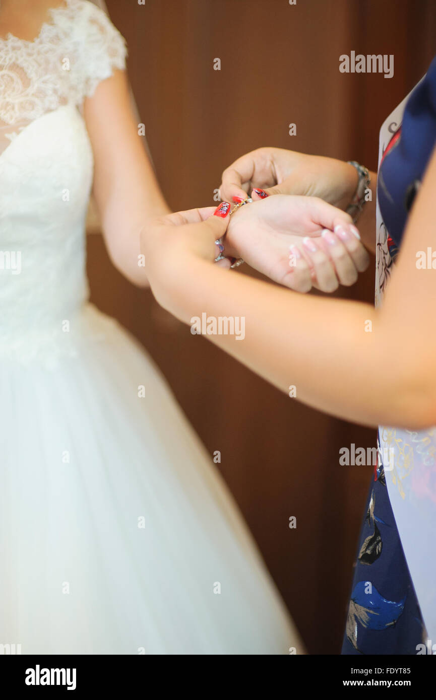 Dressed as bride hi-res stock photography and images - Alamy