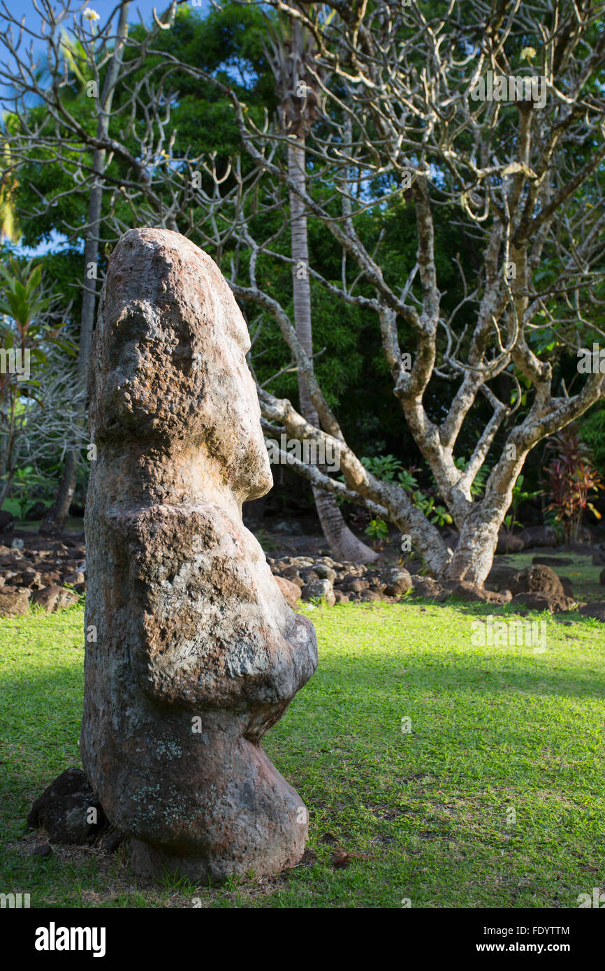 Statue at Marae Arahurahu, Pa'ea, Tahiti, French Polynesia Stock Photo ...