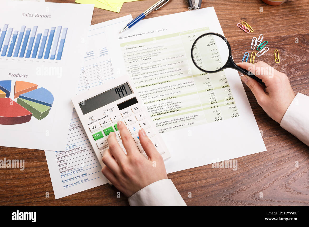 Woman accountant working paperwork hi-res stock photography and images ...