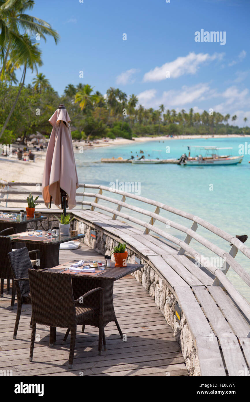 Temae Beach and outdoor dining area of Sofitel Hotel, Moorea, Society ...