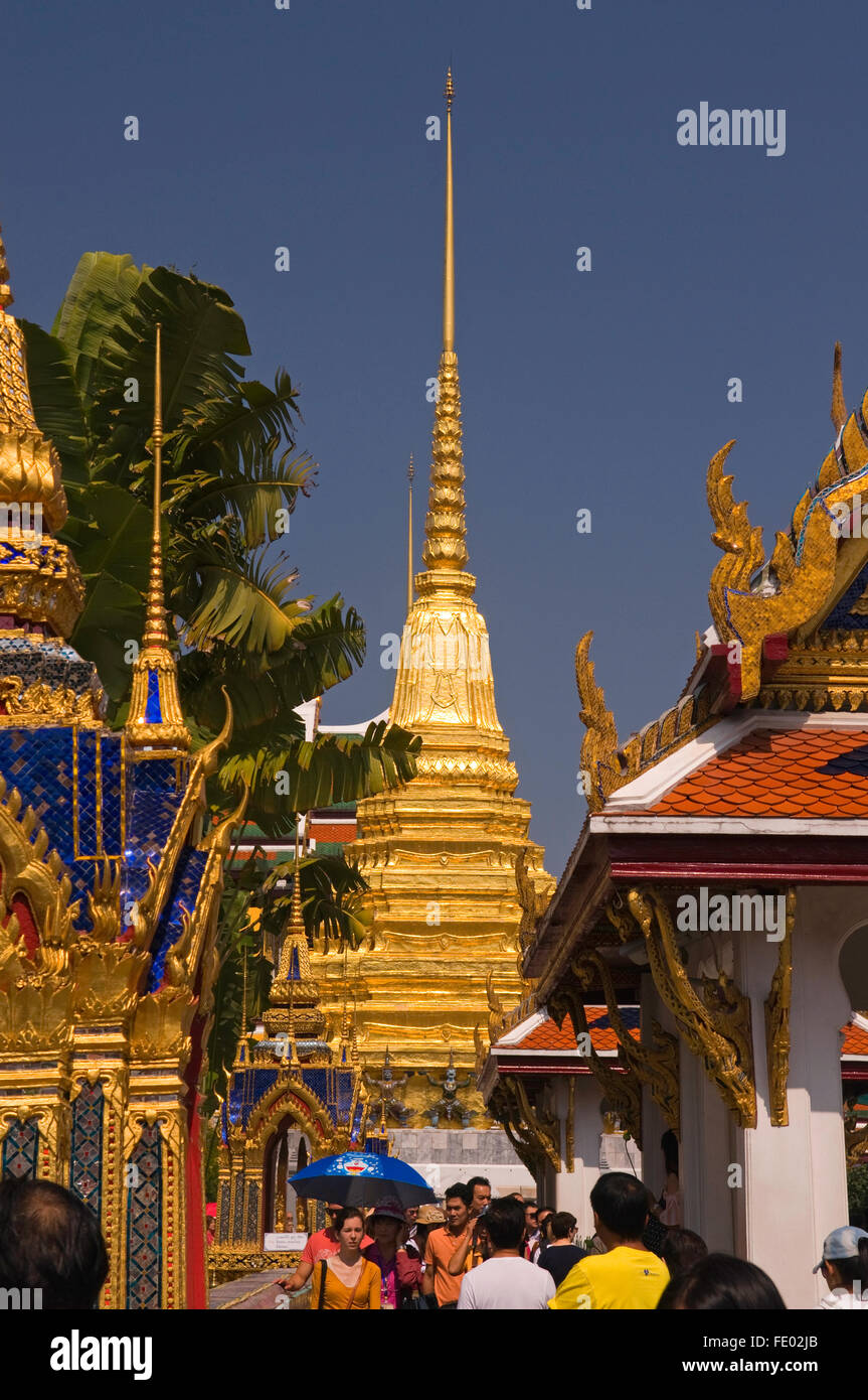 Golden buildings inside the Grand Palace, Bangkok, Thailand Stock Photo ...
