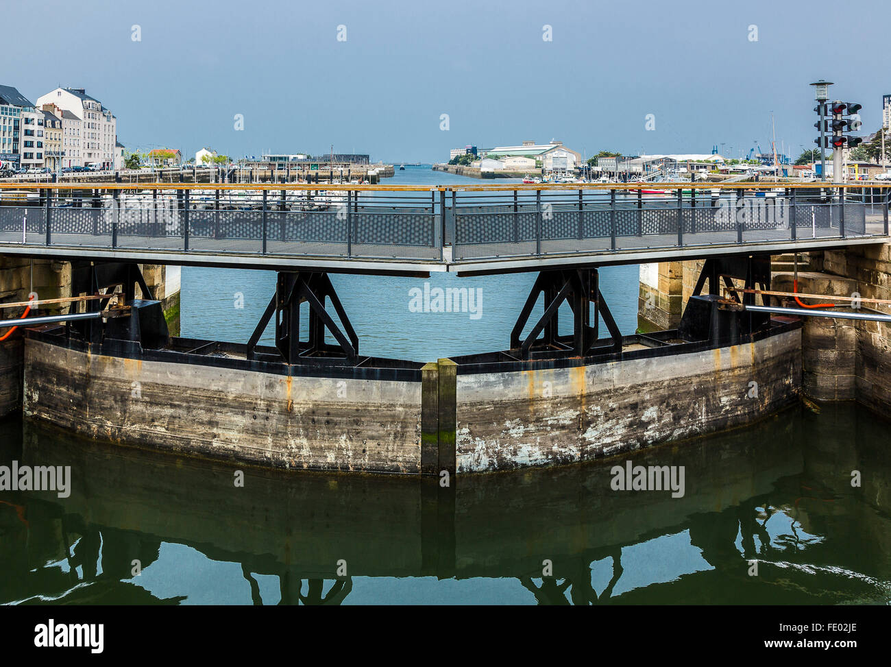 Harbor lock hi-res stock photography and images - Alamy