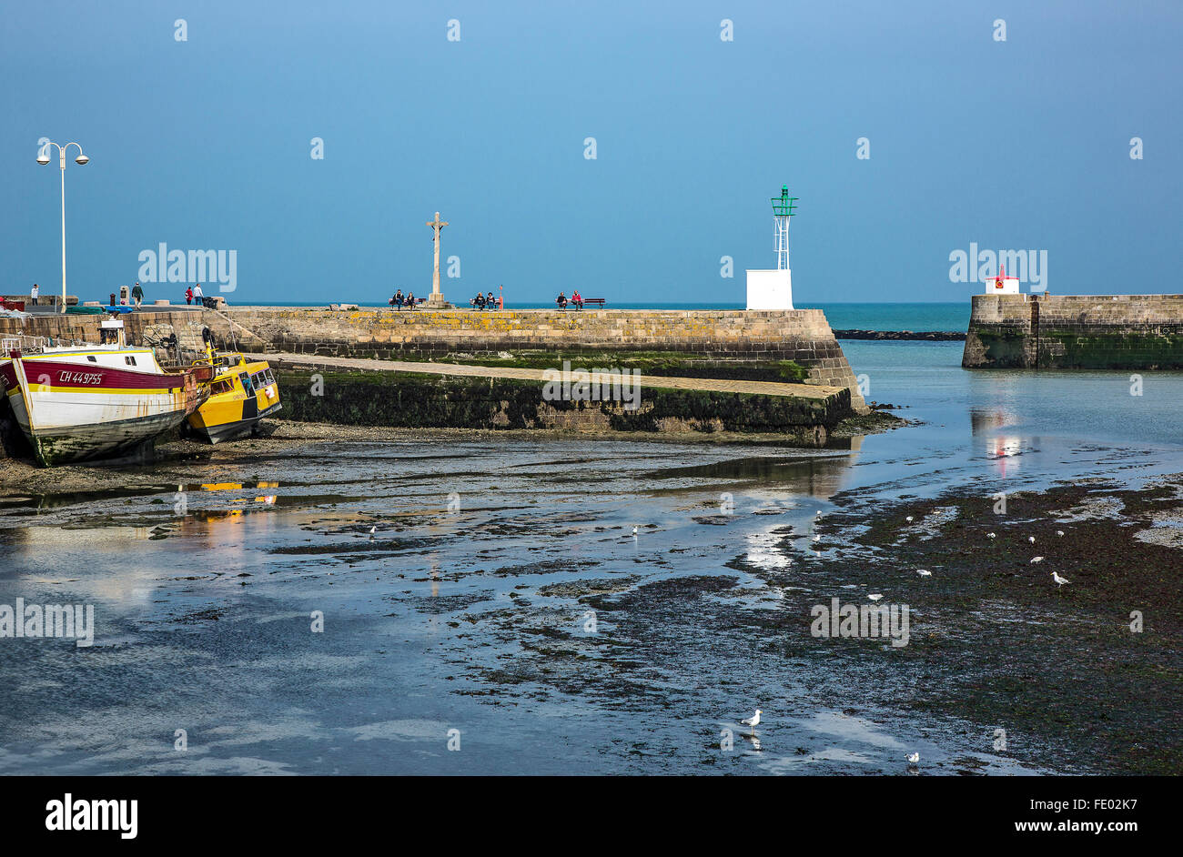 France, Normandy, Barfleur, view of the harbor at low tide Stock Photo ...