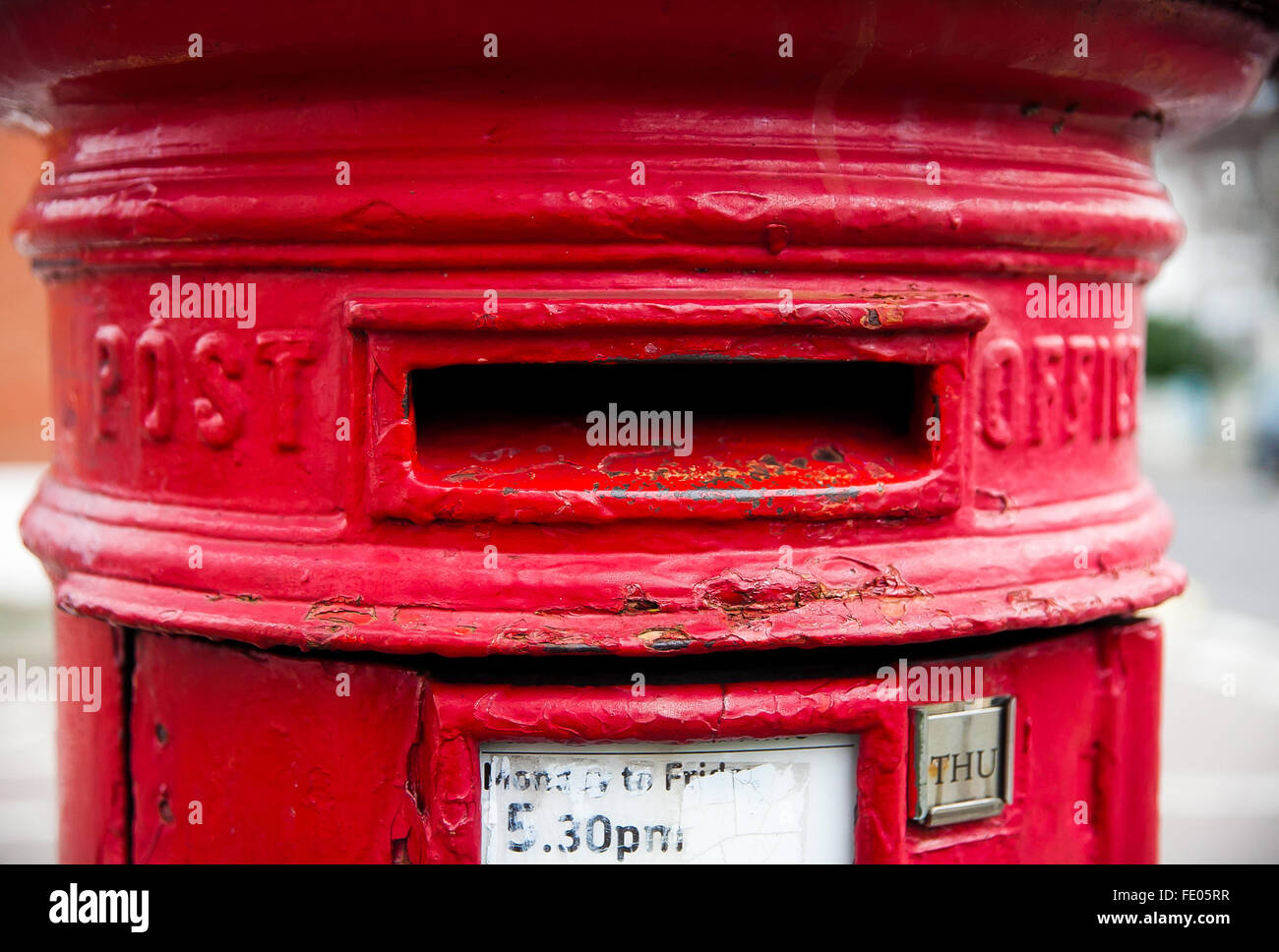 Traditional Royal Mail Letter Box in London Stock Photo - Alamy