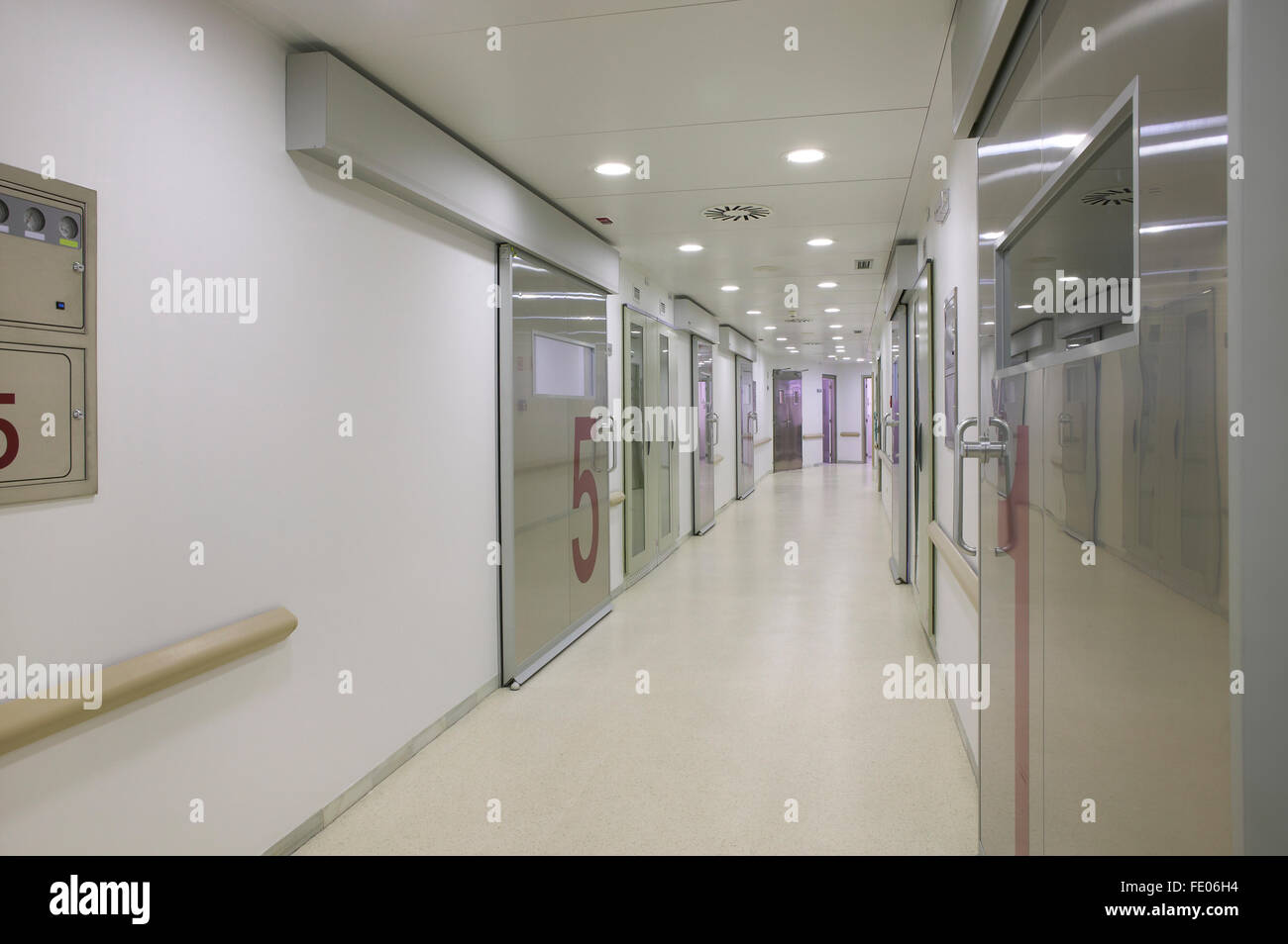Hospital surgery area with white wall. Horizontal Stock Photo - Alamy