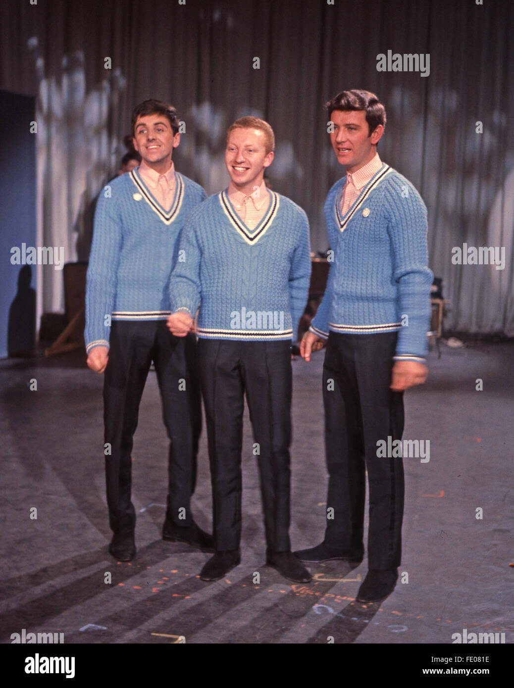 THE VISCOUNTS UK pop trio in October 1963. From left: Don Paul, Ronnie ...