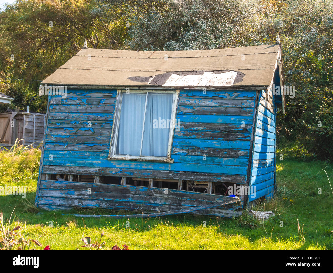 Small garden summerhouse shed hi-res stock photography and images - Alamy