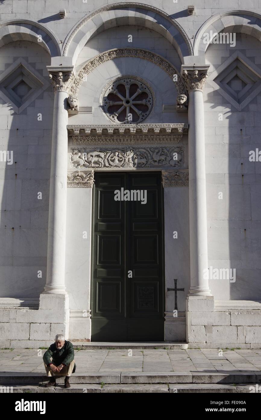 Man praying in front of cross hi-res stock photography and images - Alamy
