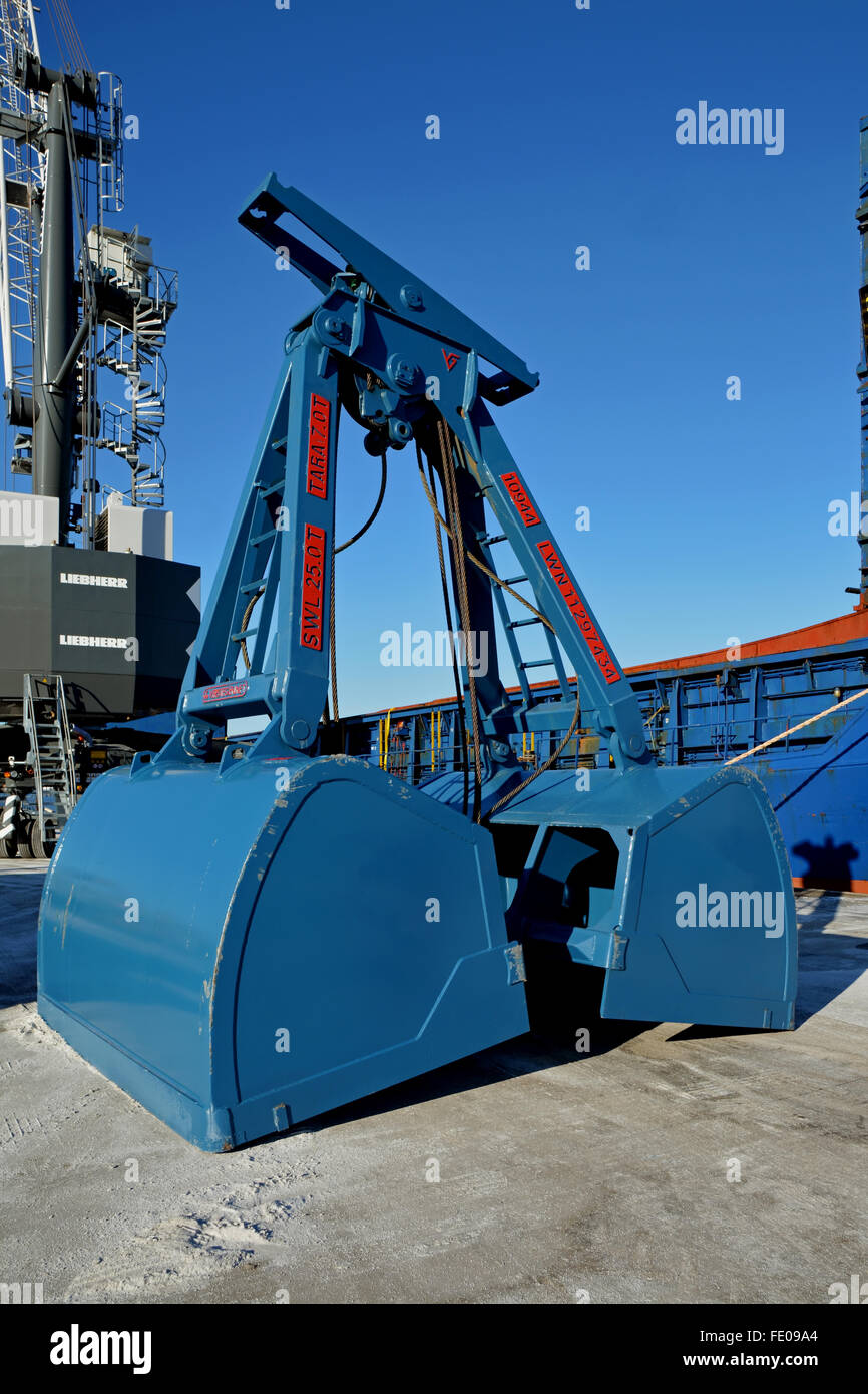 Crane Attachments High Resolution Stock Photography and Images - Alamy