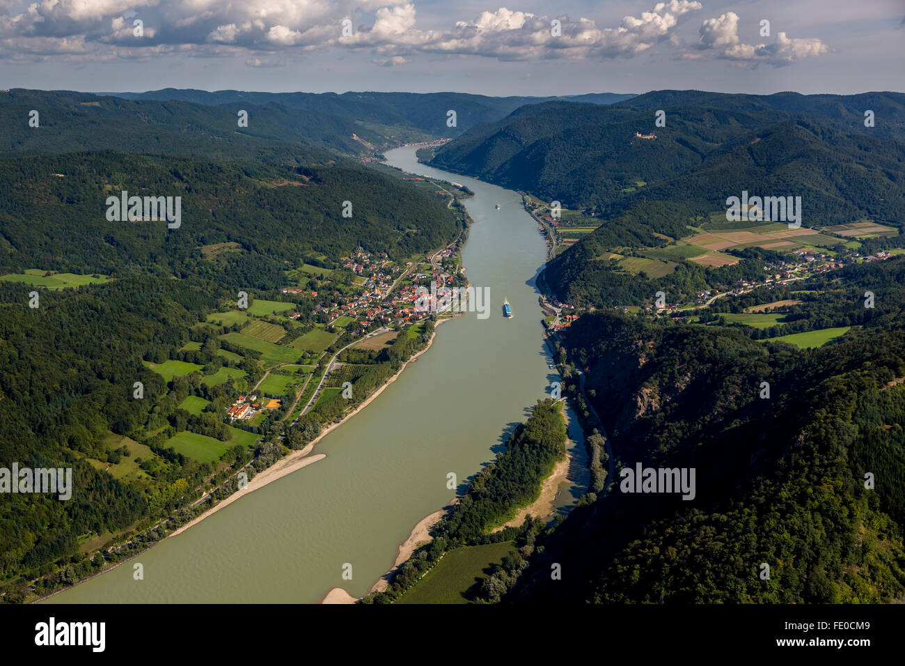 Aerial view, Aggstein, Wachau, Lower Austria, Schönbühel-Aggsbach ...