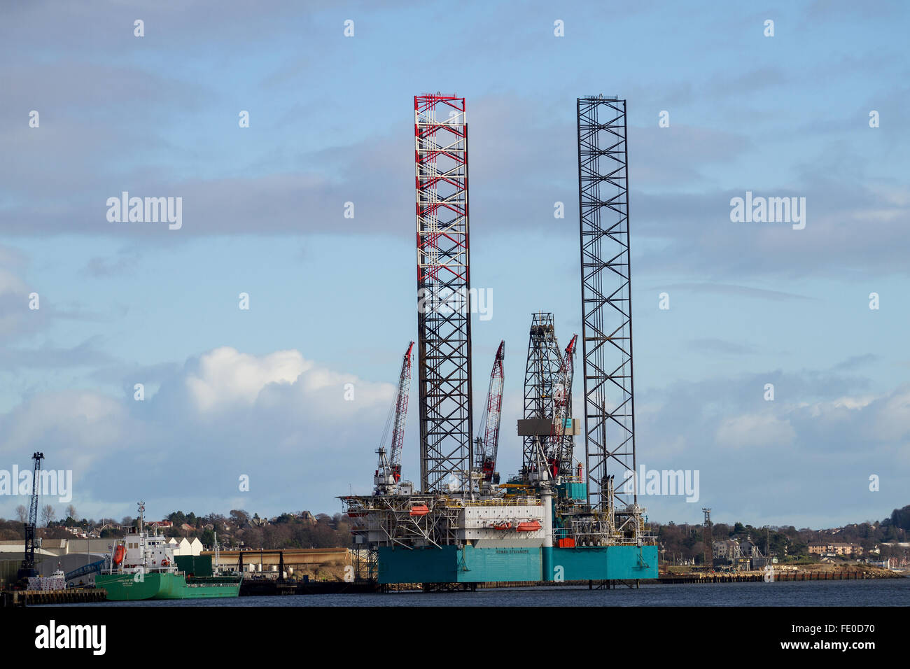 Oil Rig Dundee High Resolution Stock Photography and Images - Alamy