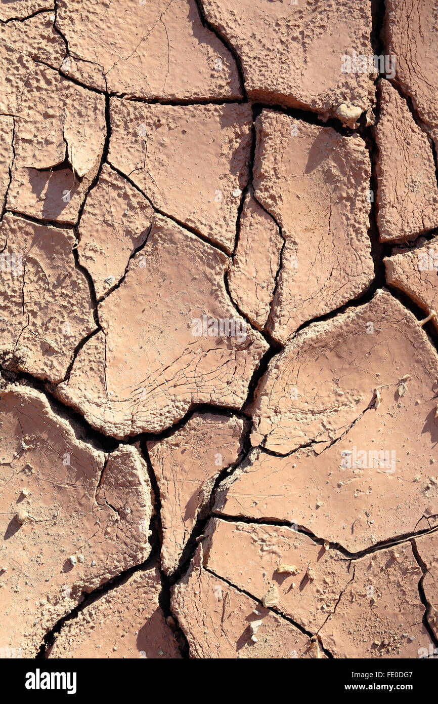 Cracked clay soil Stock Photo - Alamy