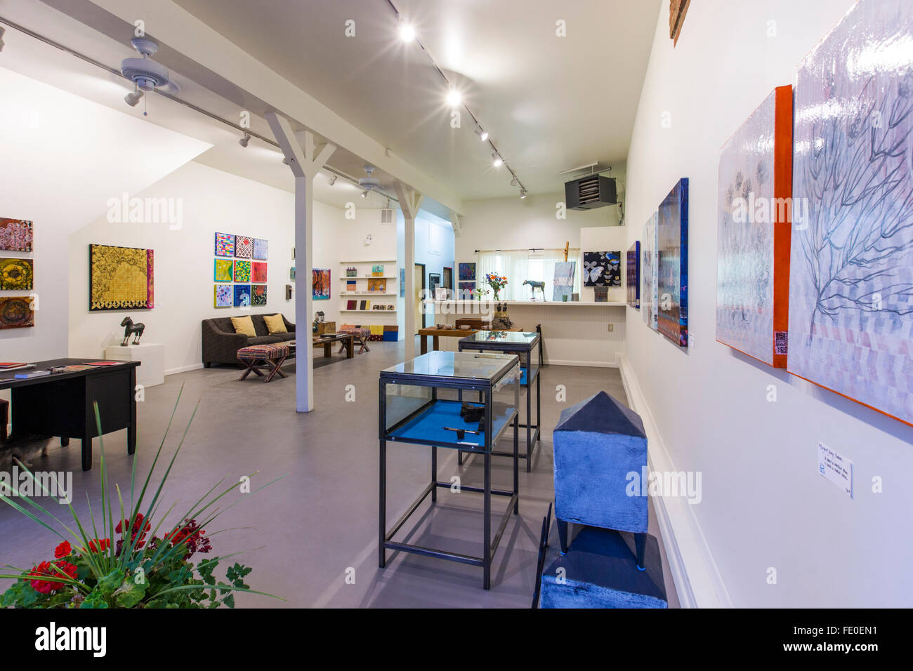 Open gallery space hi-res stock photography and images - Alamy