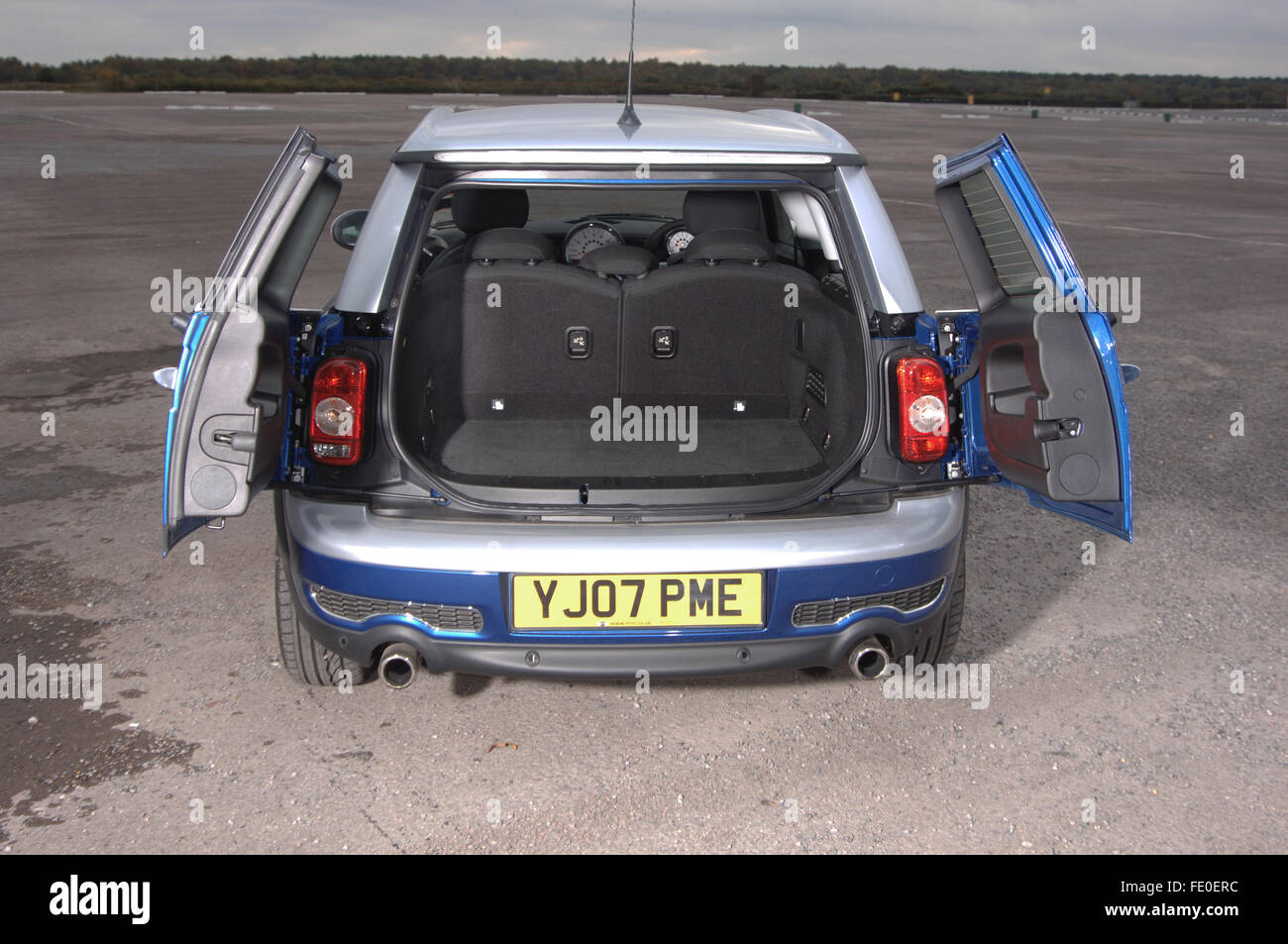 Boot of mini cooper car open hi-res stock photography and images - Alamy