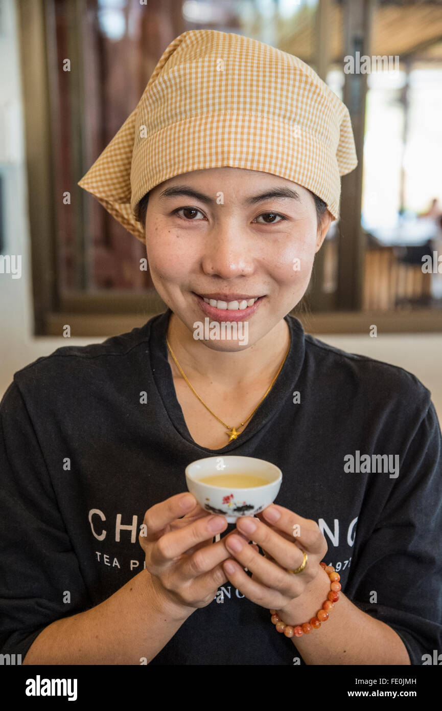 Tea plantation sales lady Stock Photo - Alamy