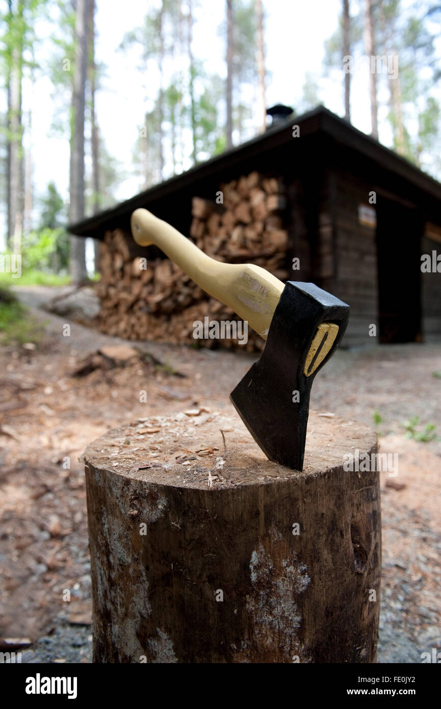 Axe hi-res stock photography and images - Alamy