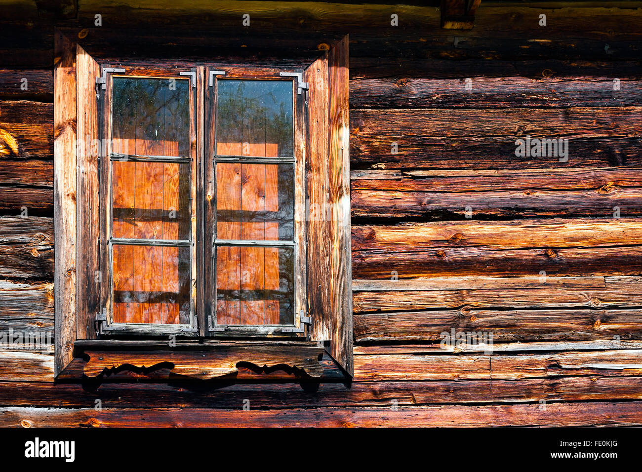Log cabin home house hi-res stock photography and images - Alamy