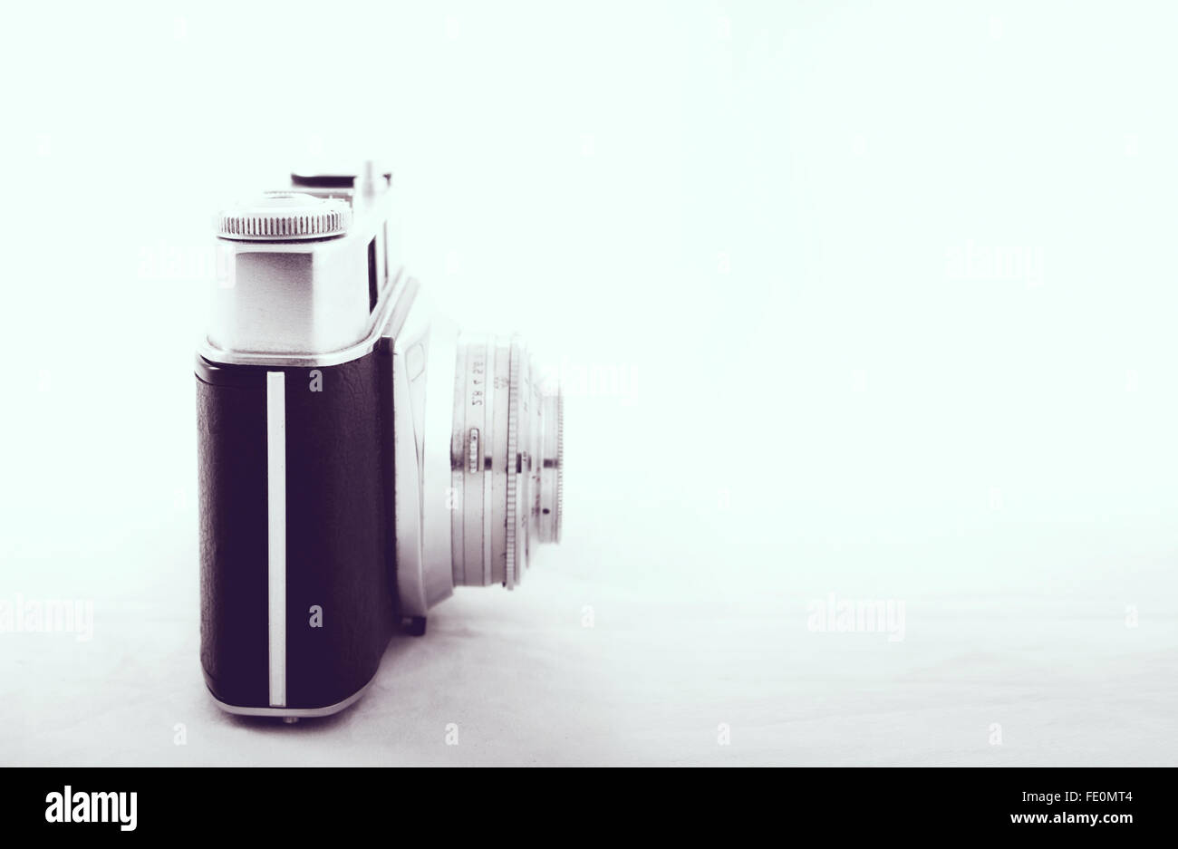 Retro old camera Stock Photo - Alamy