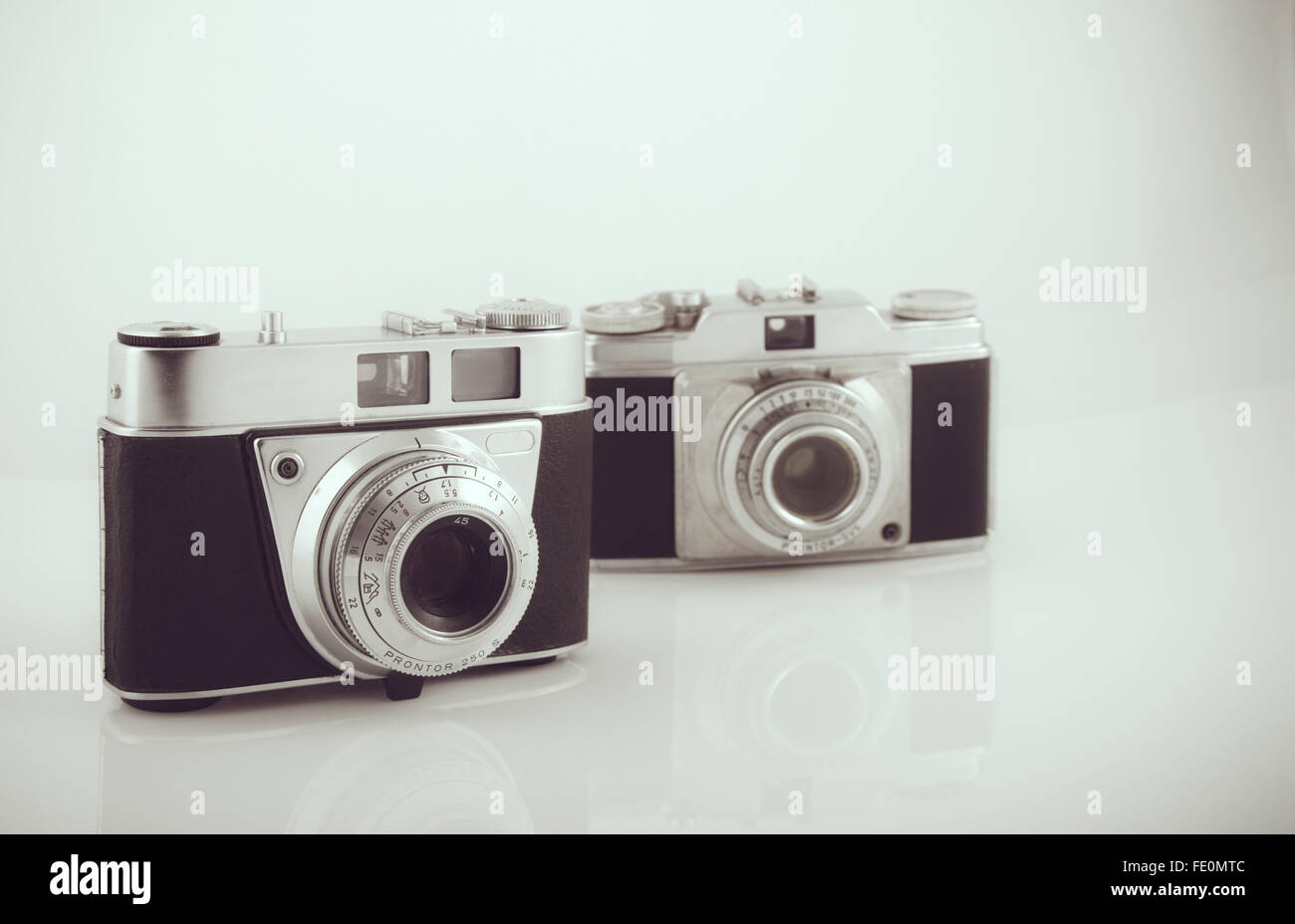 Old cameras shutter hi-res stock photography and images - Alamy