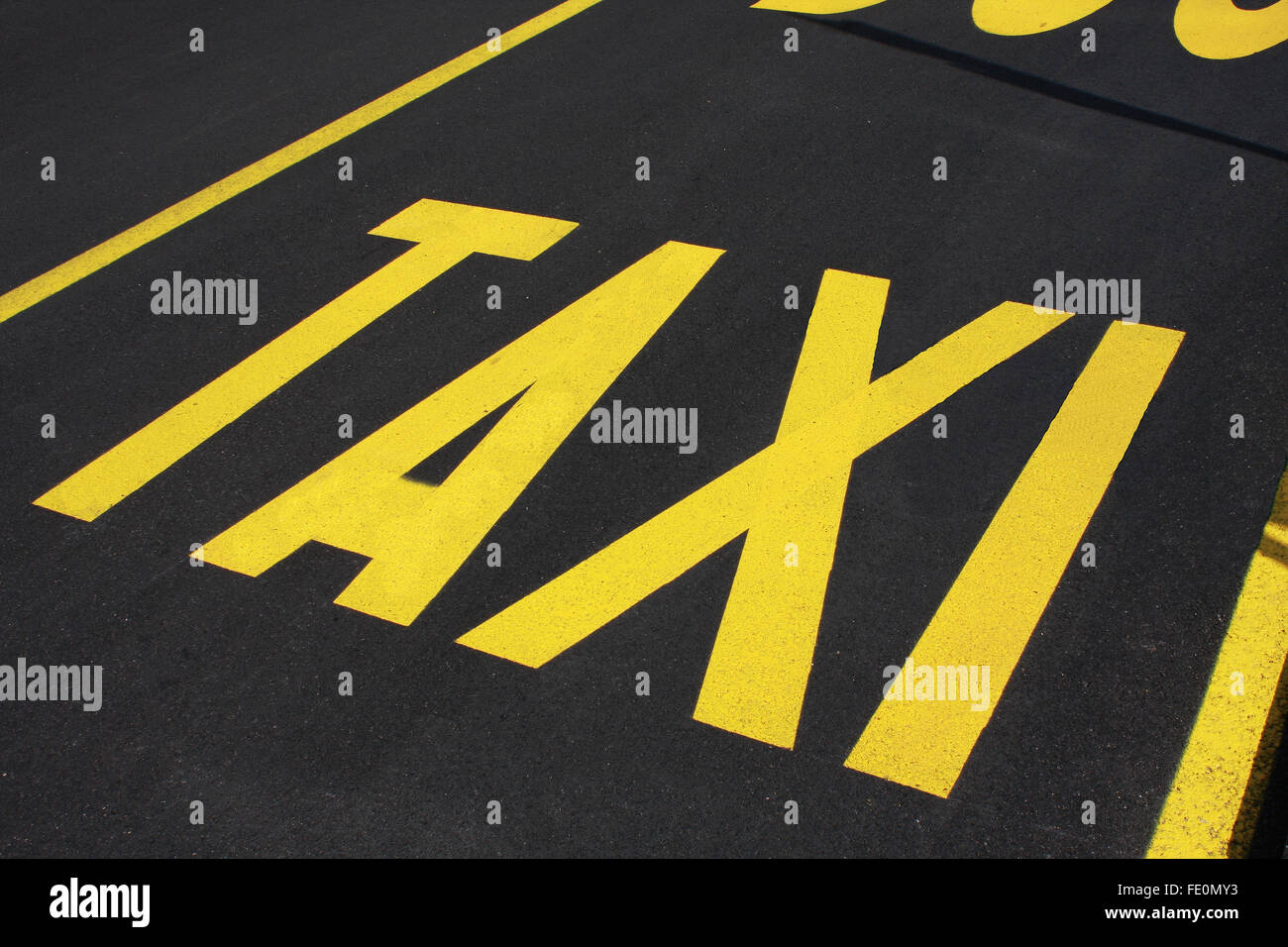 Taxi stop sign on the road Stock Photo - Alamy
