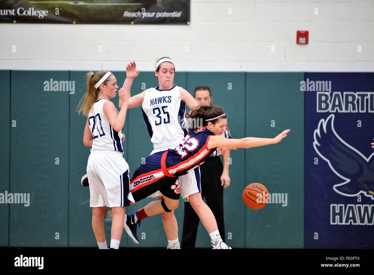High school basketball player falling hi-res stock photography and ...
