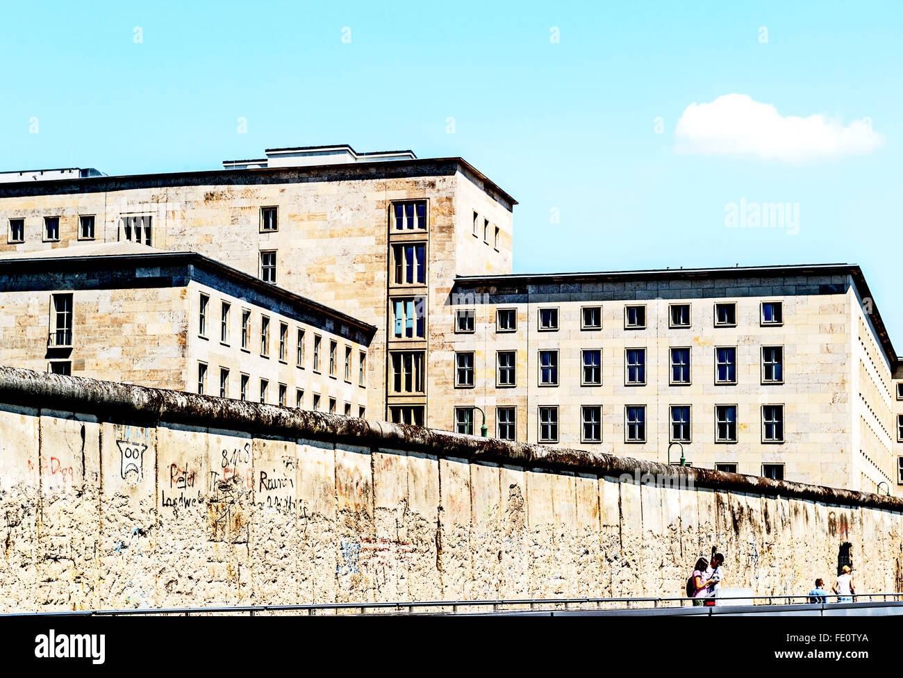Berlin wall remains hi-res stock photography and images - Alamy