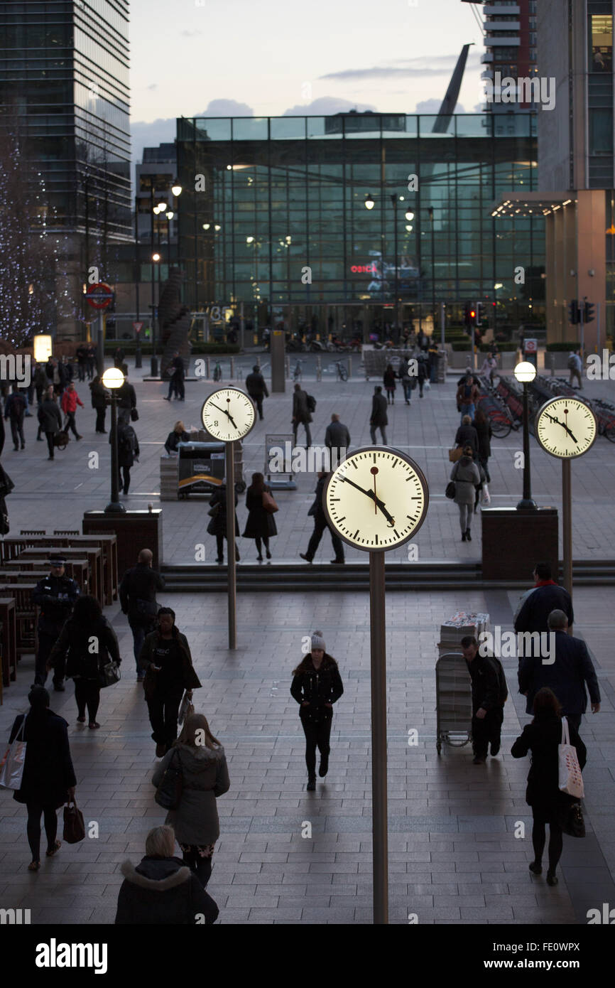 Public clocks hi-res stock photography and images - Alamy