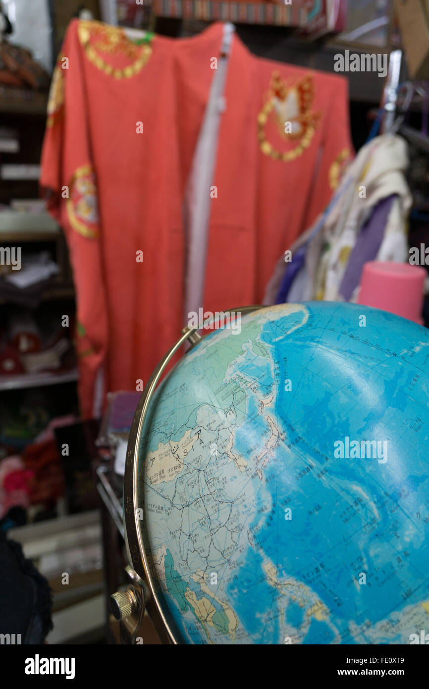 junk shop thrift store in Japan Stock Photo - Alamy