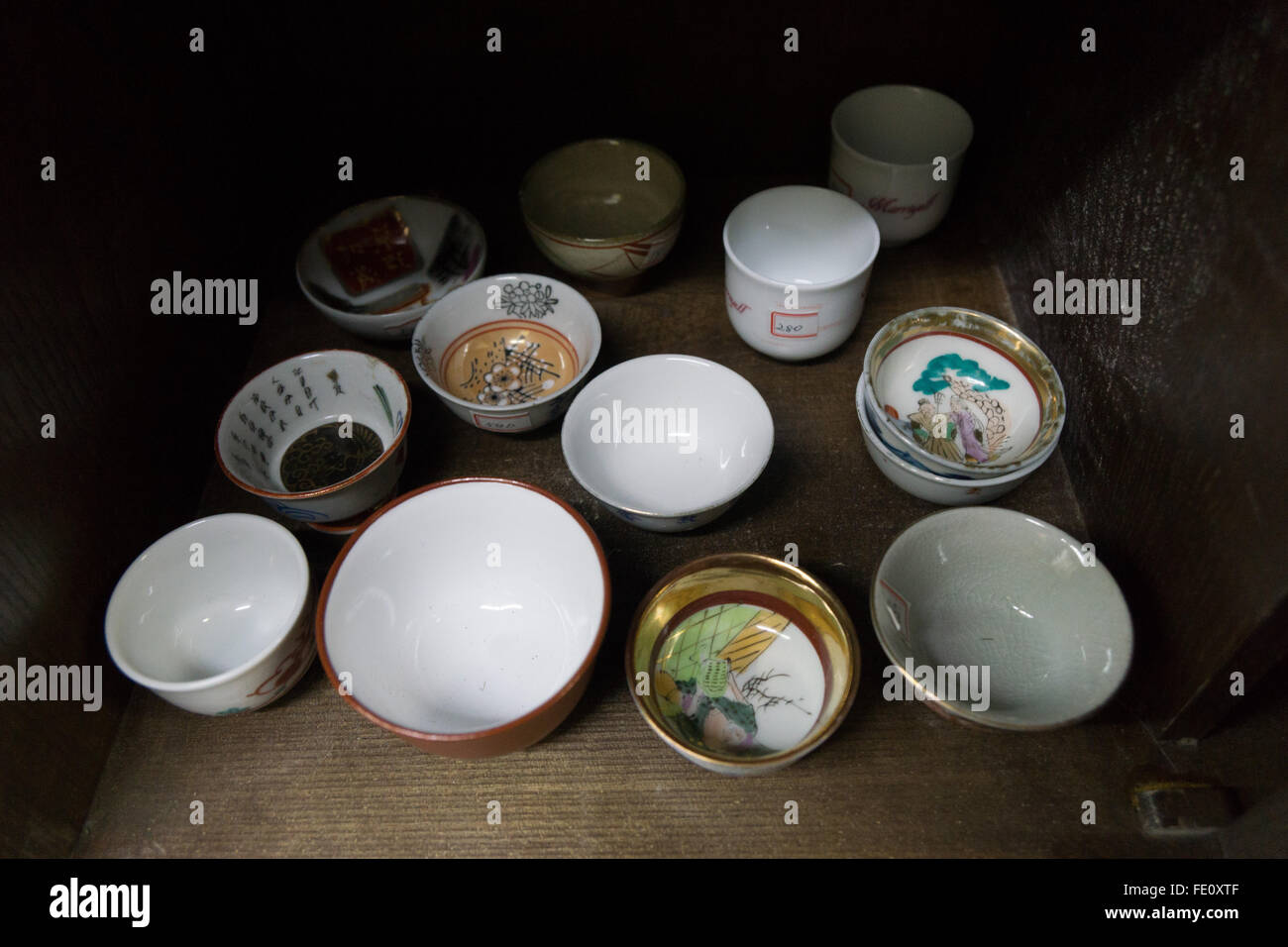 junk shop thrift store in Japan Stock Photo - Alamy