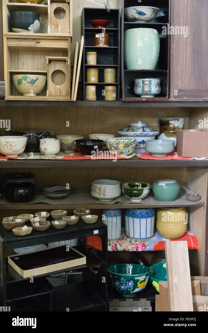 junk shop thrift store in Japan Stock Photo - Alamy