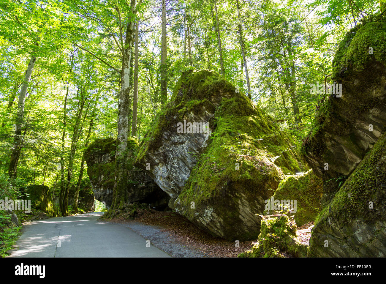 Huge rocks hi-res stock photography and images - Alamy