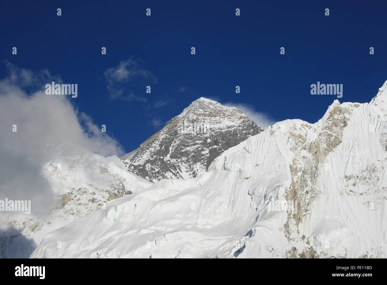 Mount Everest with snow Stock Photo - Alamy