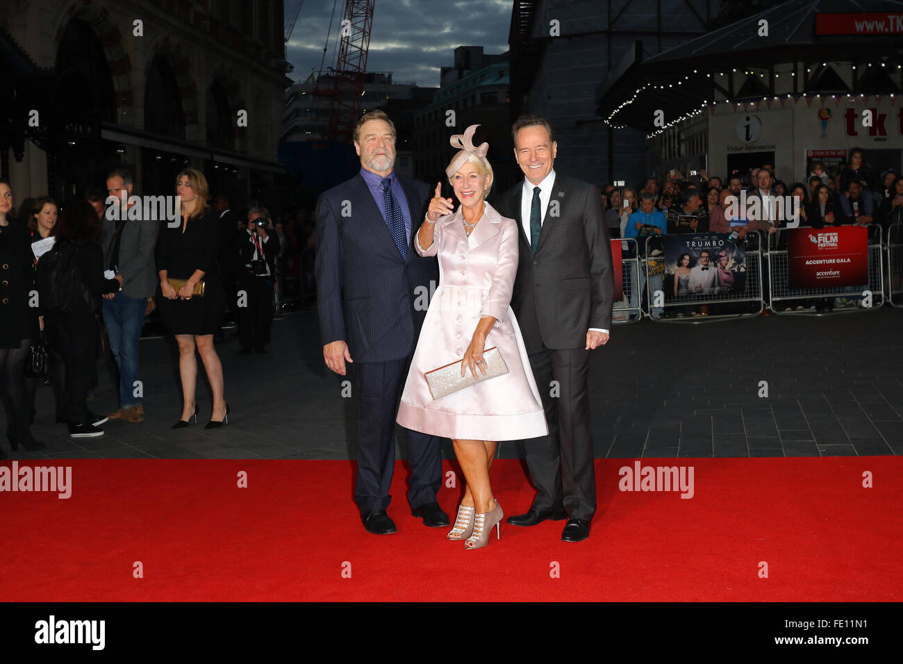 Dame helen mirren and john goodman hi-res stock photography and images ...