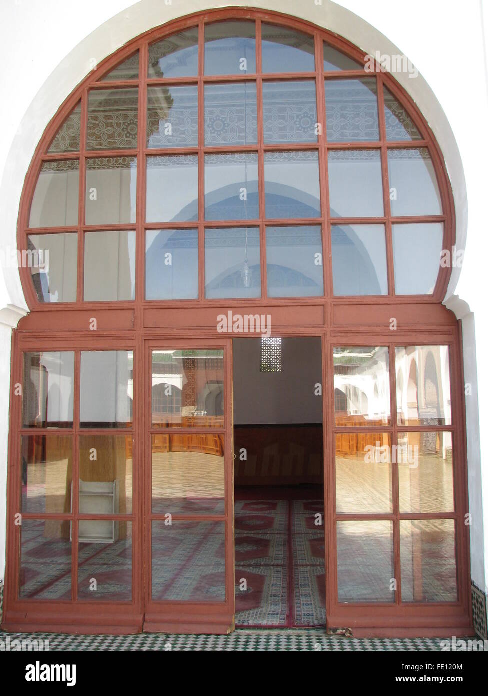 Sunnah mosque hi-res stock photography and images - Alamy