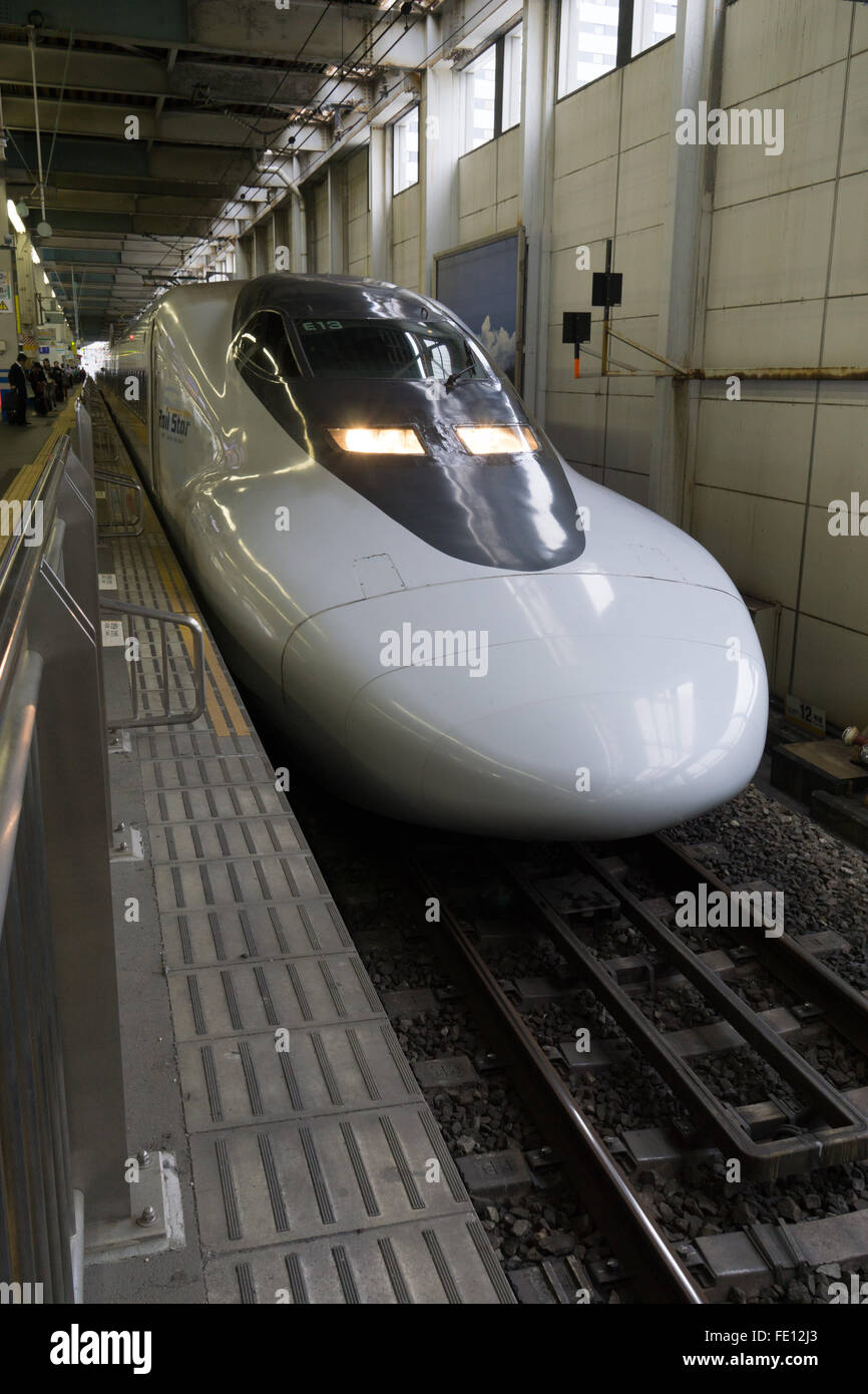 Shinkansen station japan hi-res stock photography and images - Alamy