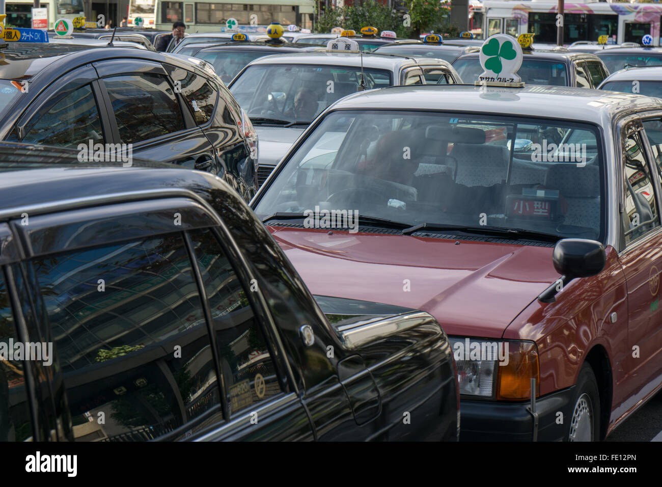 taxis waiting at Kyoto Train Station Stock Photo - Alamy