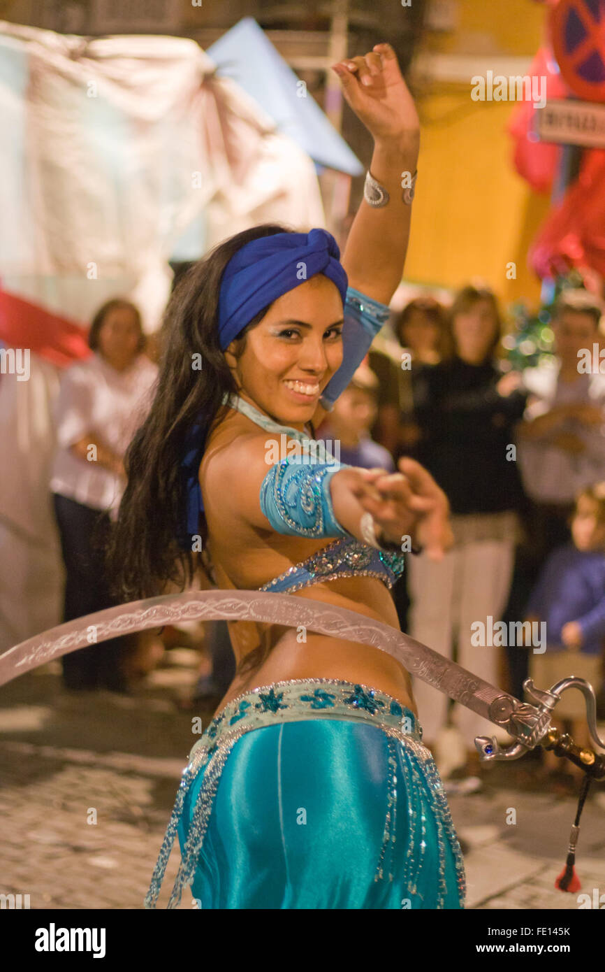 Arabic sword dance hi-res stock photography and images - Alamy