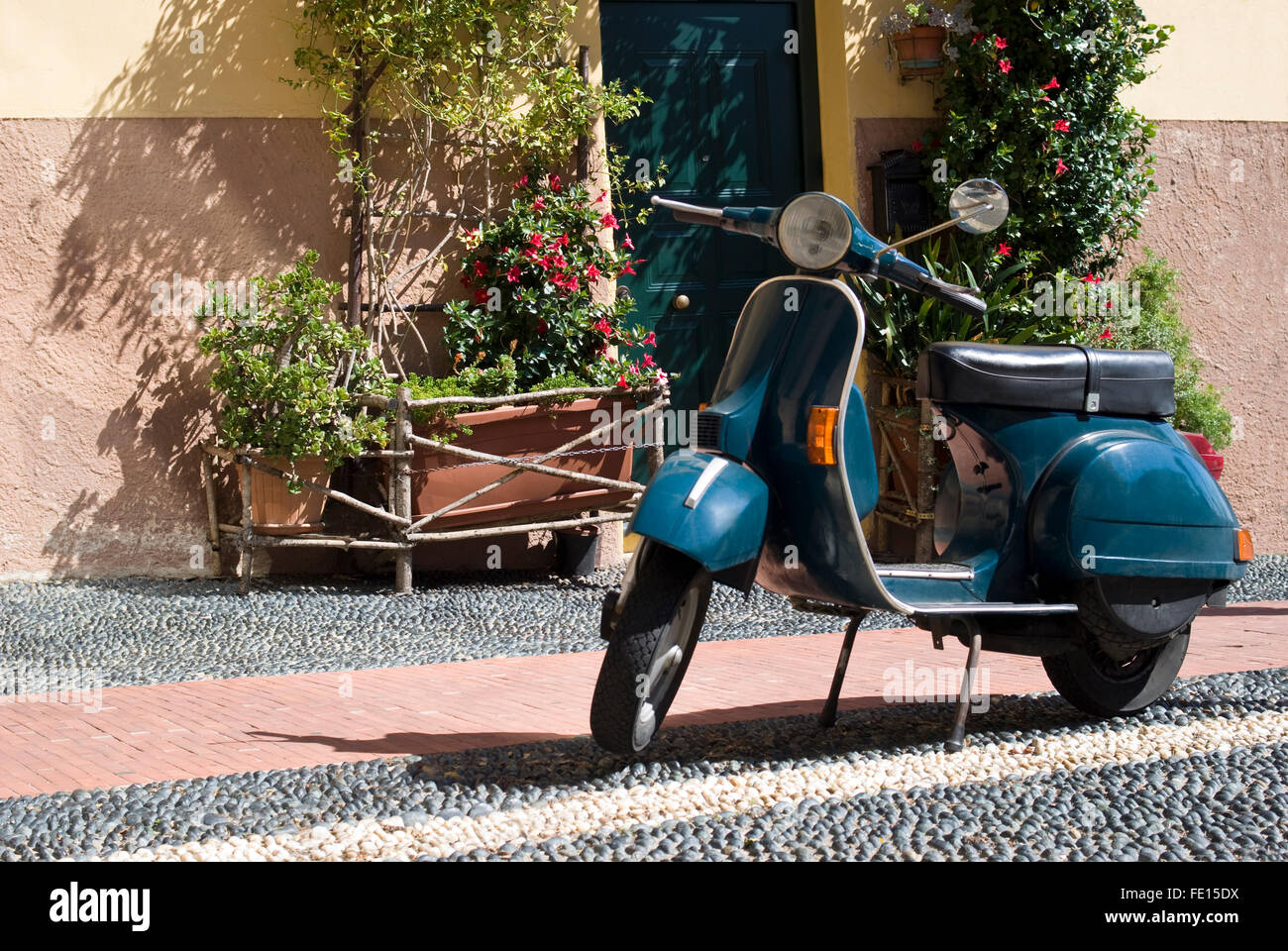 Vintage vespa scooter, front view hi-res stock photography and images ...