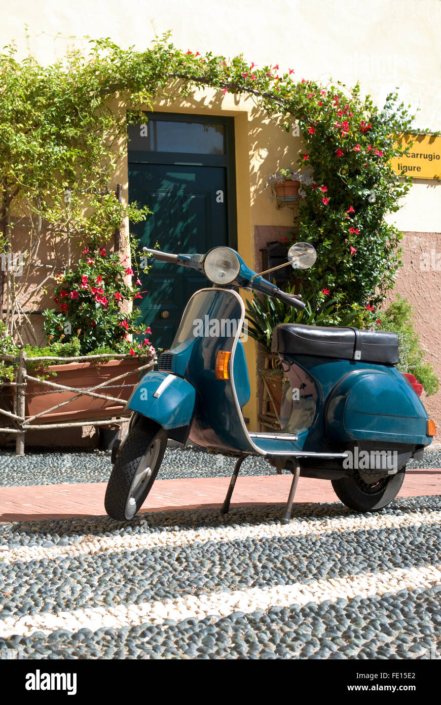 Vintage vespa scooter, front view hi-res stock photography and images ...