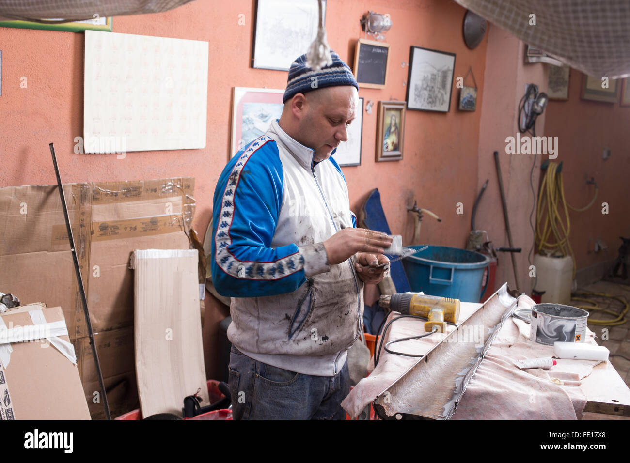 Workshop for metal repair Stock Photo - Alamy