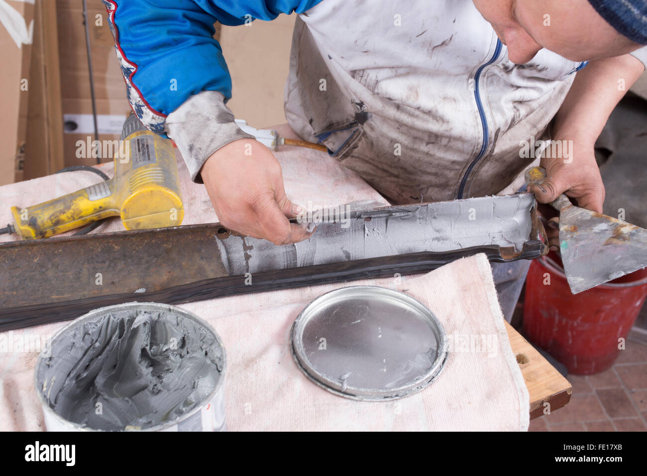 Workshop for metal repair Stock Photo - Alamy