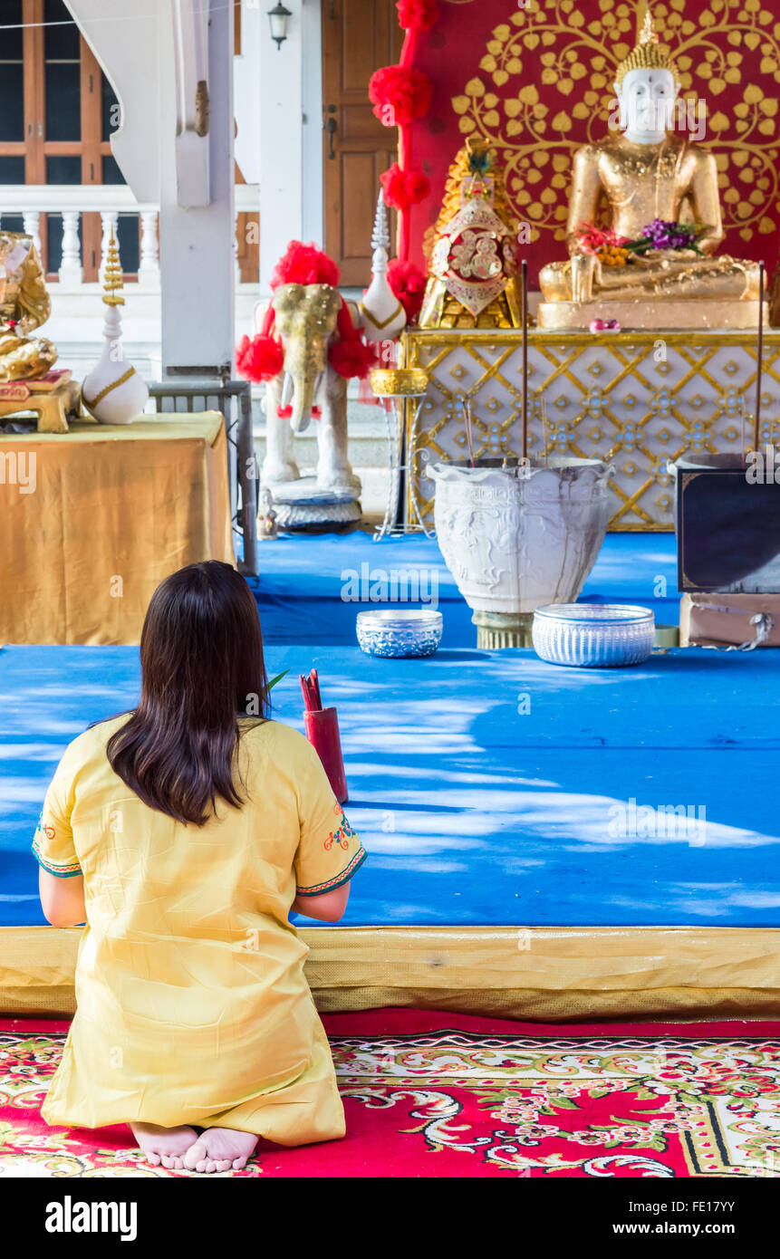 Paying homage to the buddha hi-res stock photography and images - Alamy