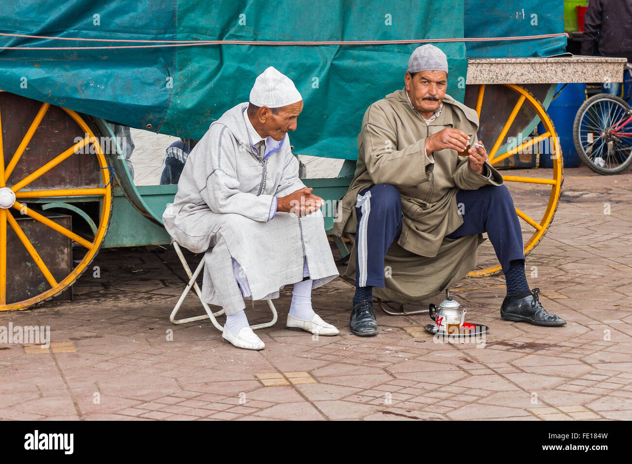 Two men drinking tea hi-res stock photography and images - Alamy