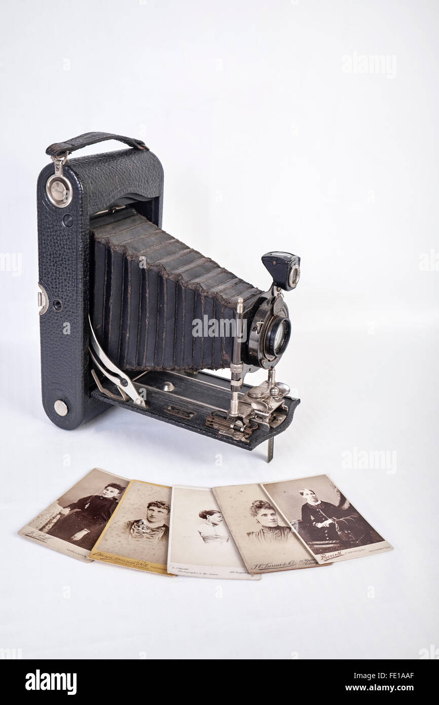 1900s brownie camera hi-res stock photography and images - Alamy